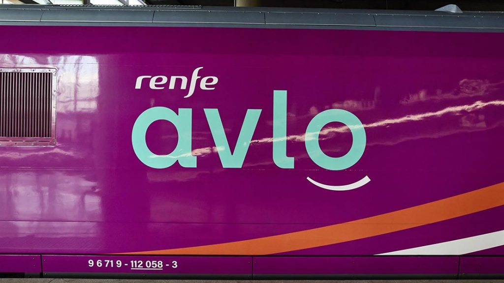Renfe estrena Avlo el tren de bajo coste entre Madrid y Alicante con ...
